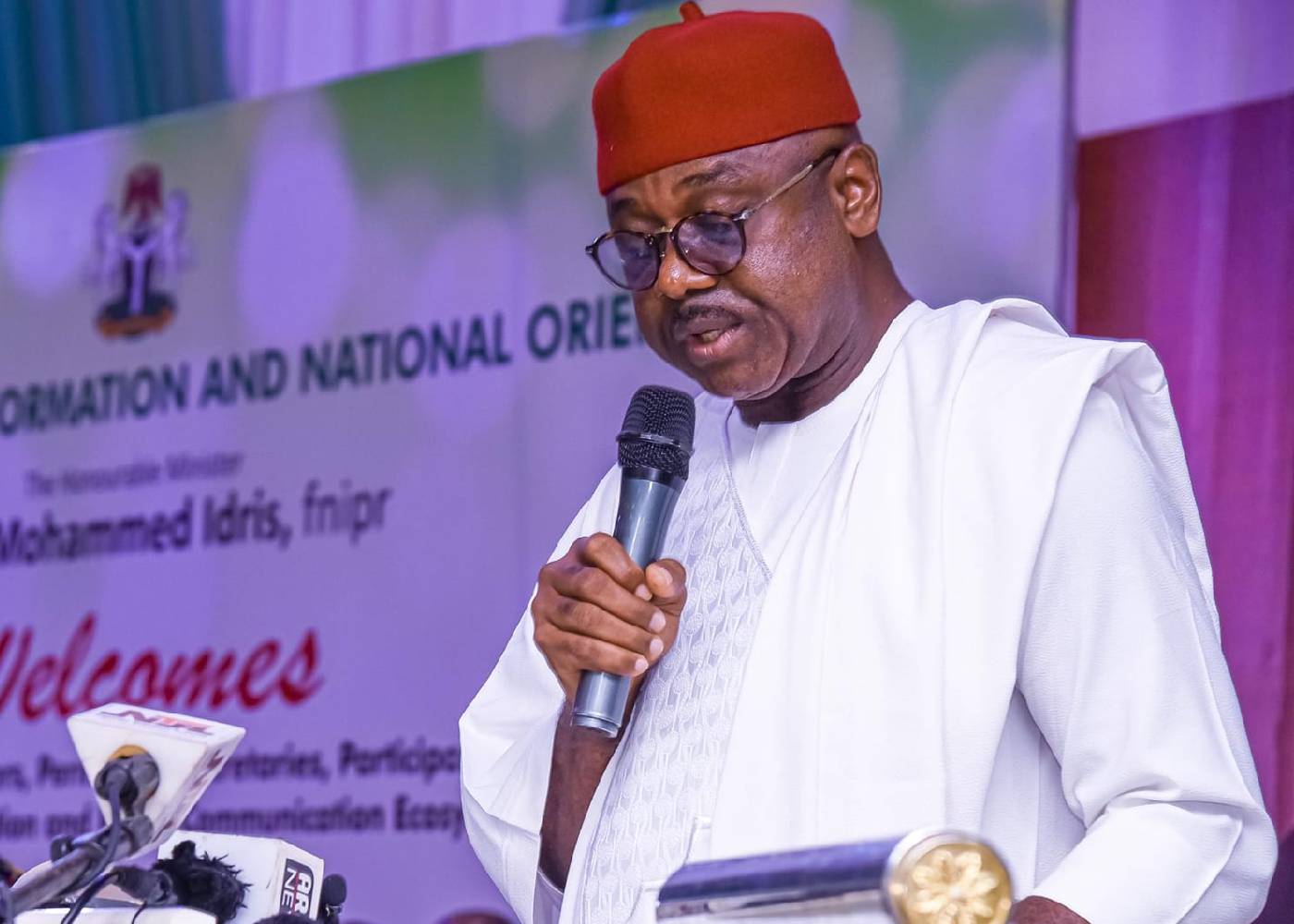 Ebonyi Senator Distributes Over 1,000 Bags of Rice Seedlings to Farmers ...